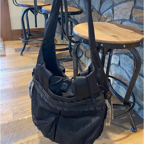 lululemon athletica | Bags | Brandnew Lululemon Yin To Yang Hobo Purse ...